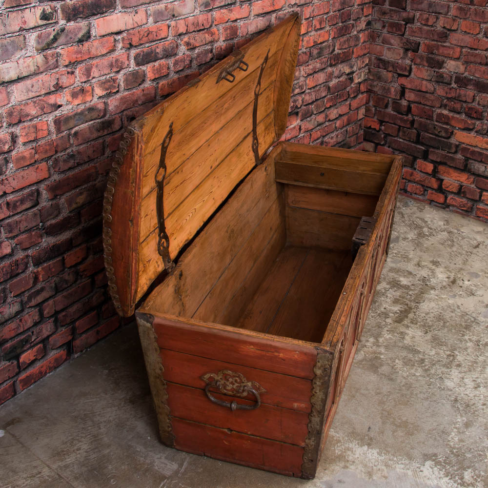 Trunks & Blanket Chests | Scandinavian Antiques